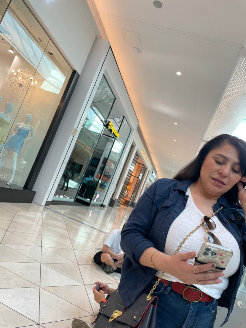 Latina Milf in line - AI & HQ CANDID PICTURES - The Original Candid